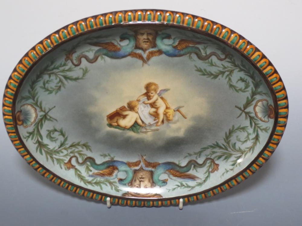 Lot 19 - A Berlin oval dish
