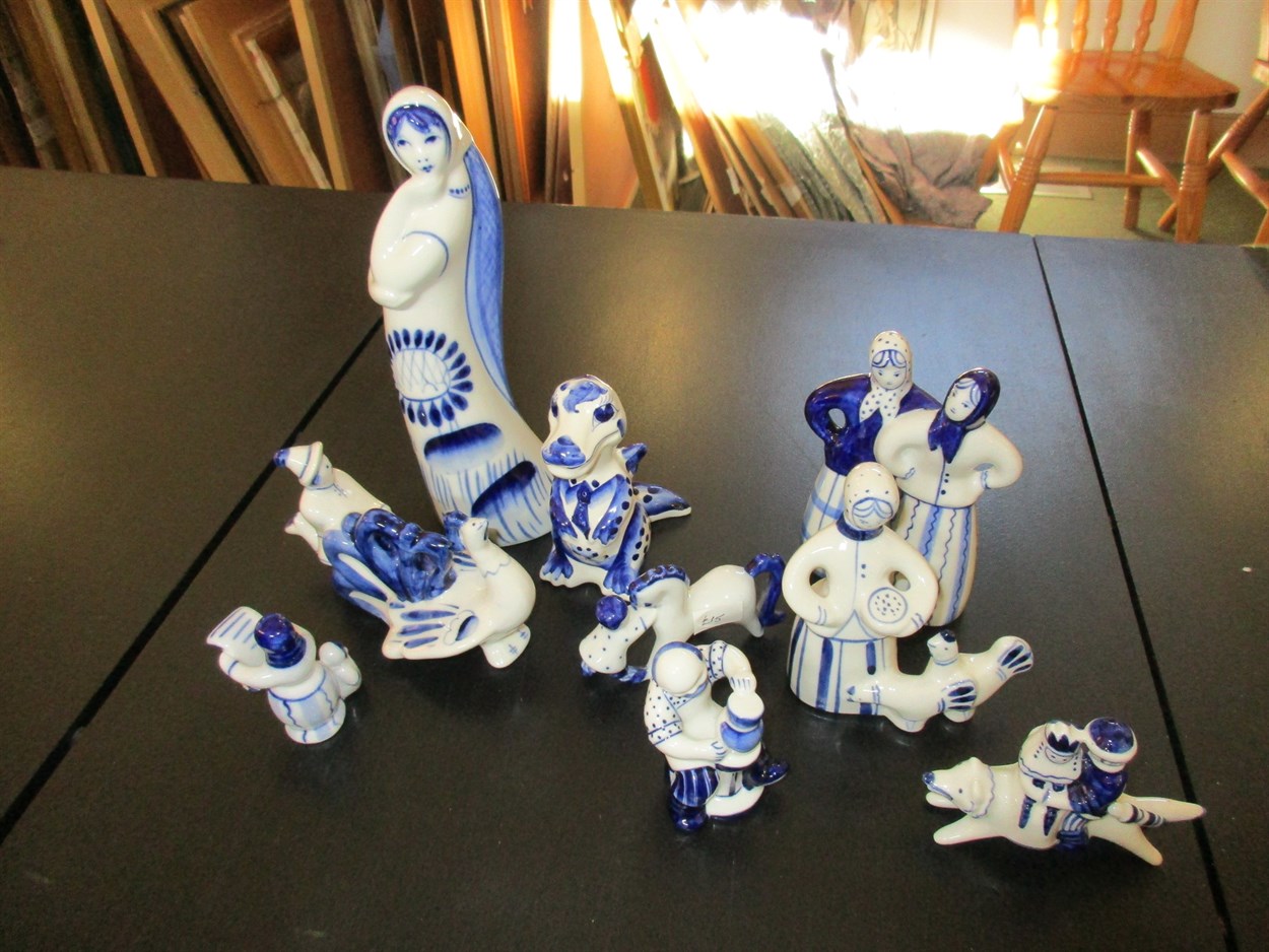Lot 64 - Nine various Soviet blue and white figures,