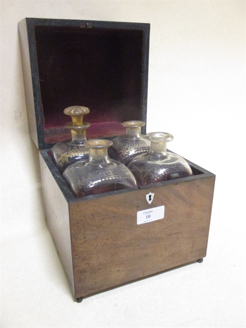 Lot 10 - A decanter box