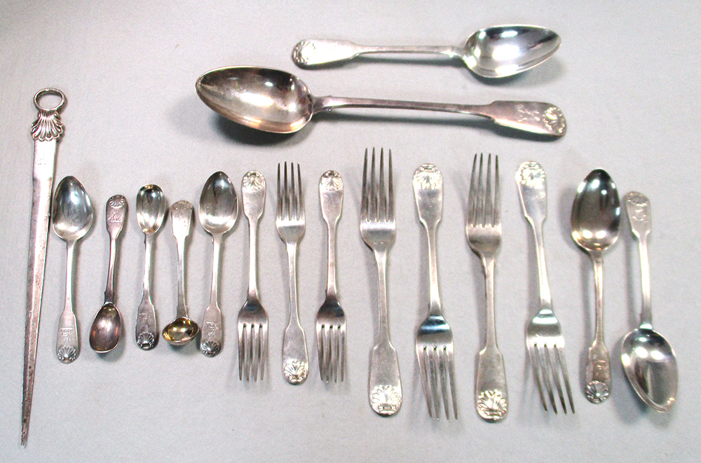 Lot 392 - An early 19th century matched silver service