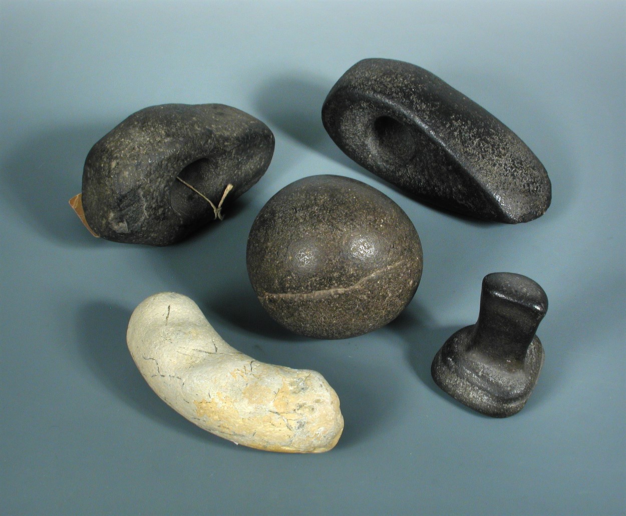 Lot 733 - A collection of five Neolithic stone tools