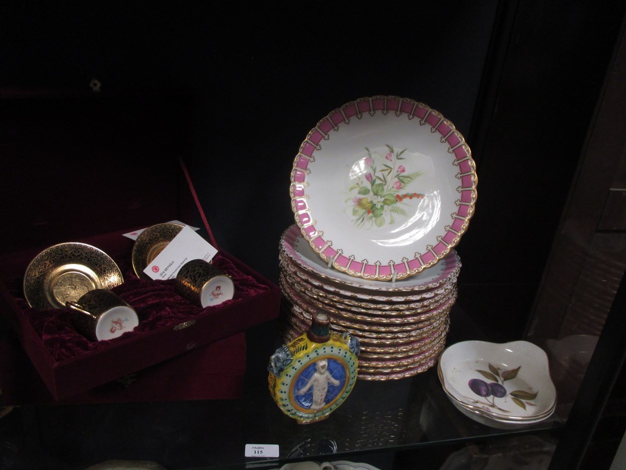 Lot 115 - An assortment of English and Continental