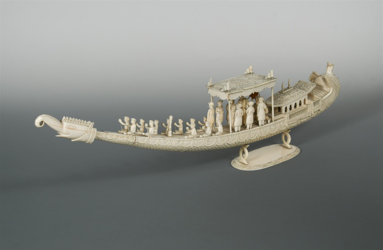 Lot 181 - An Indian ivory carved model of a ceremonial
