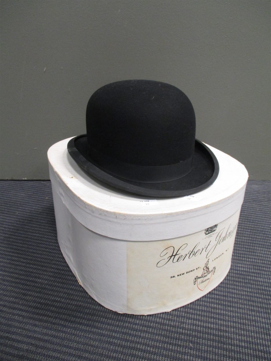 Lot 182 - A bowler hat in a hat box