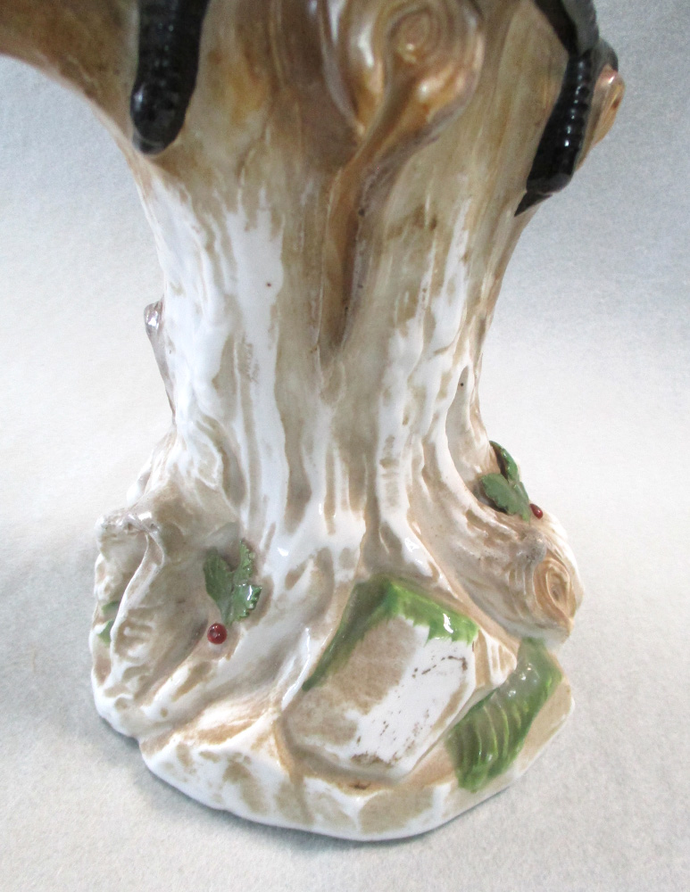 Lot 104 - A Dresden model of a magpie,