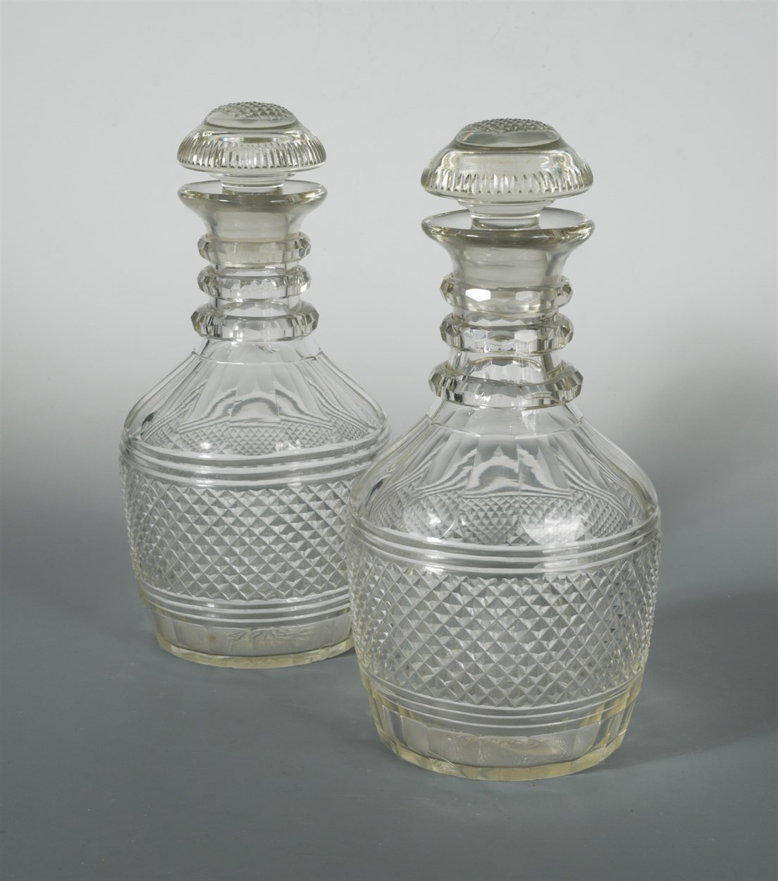 Lot 31 - A pair of cut glass mallet shaped magnum