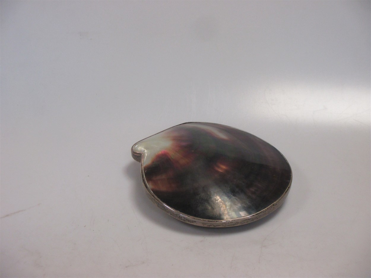 Lot 127 - A silver and Abalone shell photograph frame