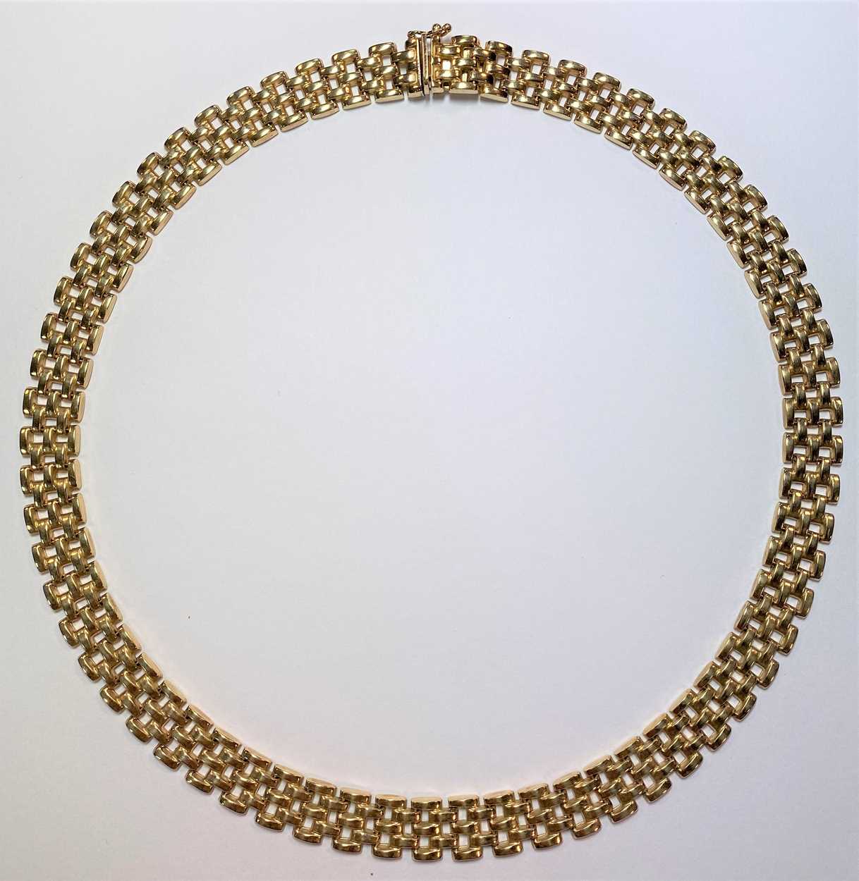 Lot 132 - A brick link collar necklace,
