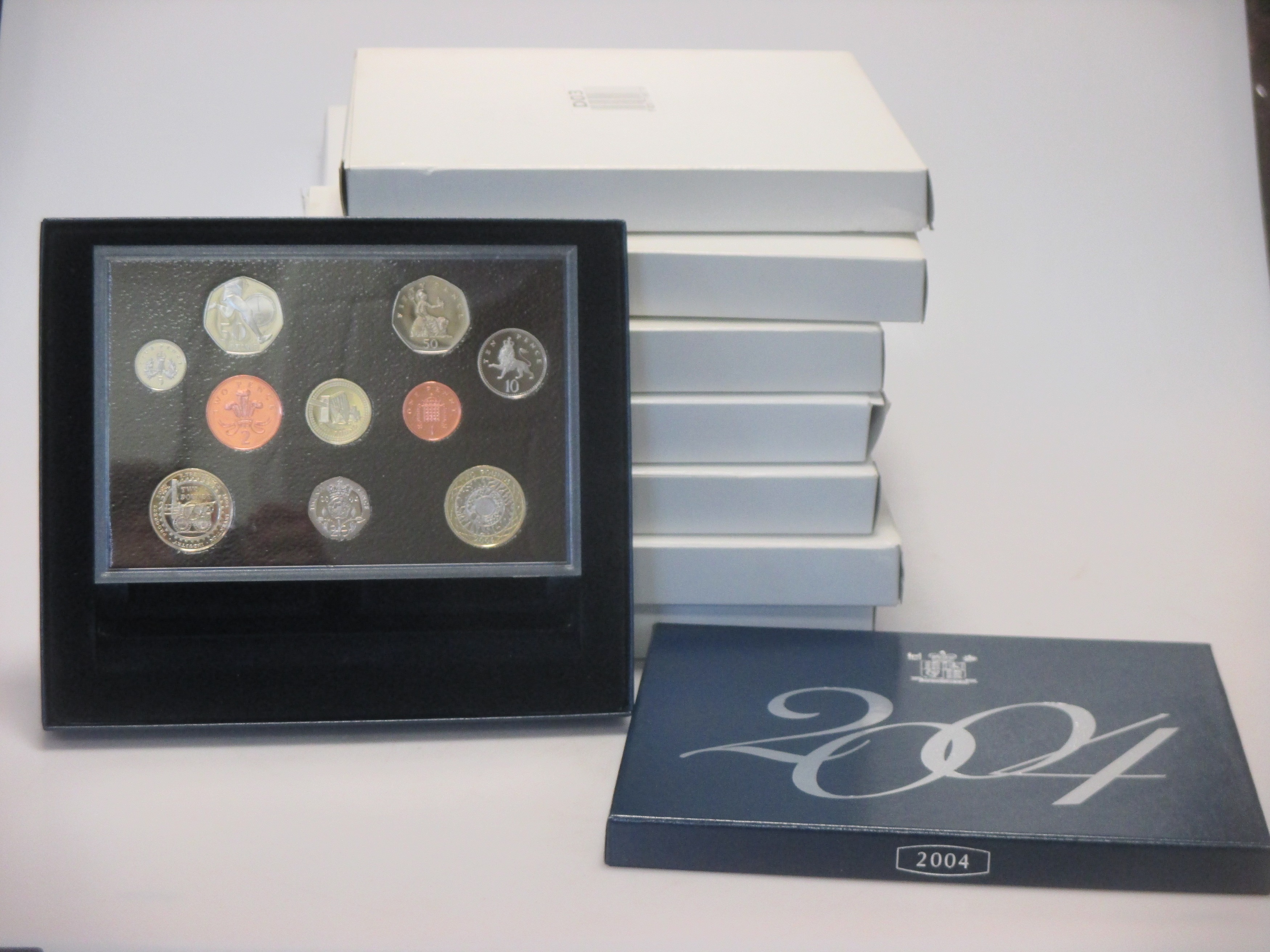 Lot 94 - 2004 UK coin collection £2-1p; together with