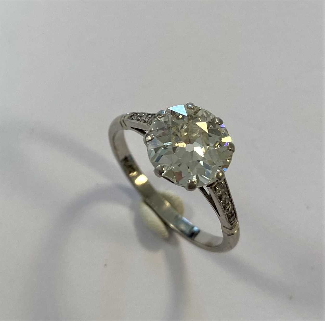 Lot 200 - A single stone diamond ring,