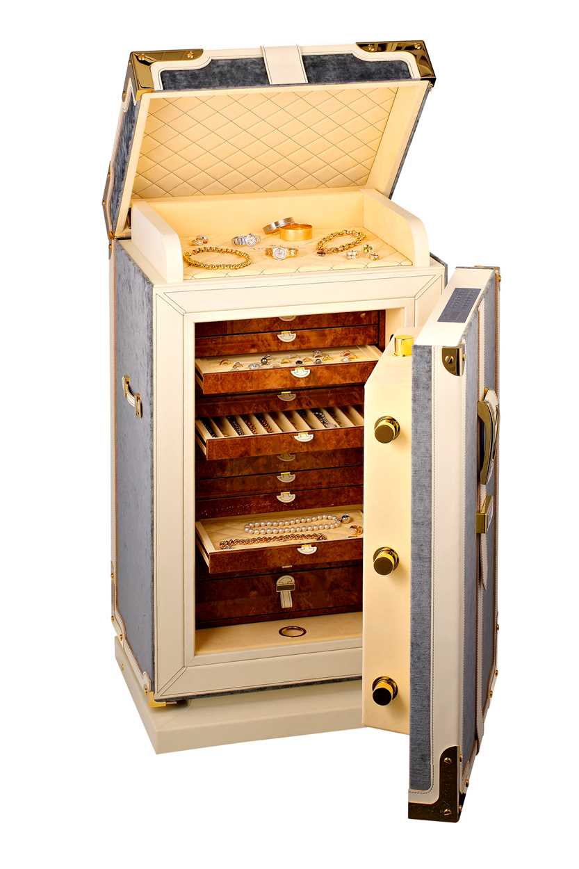 Lot 214 - Döttling 'Pauline' - A luxury compact hand