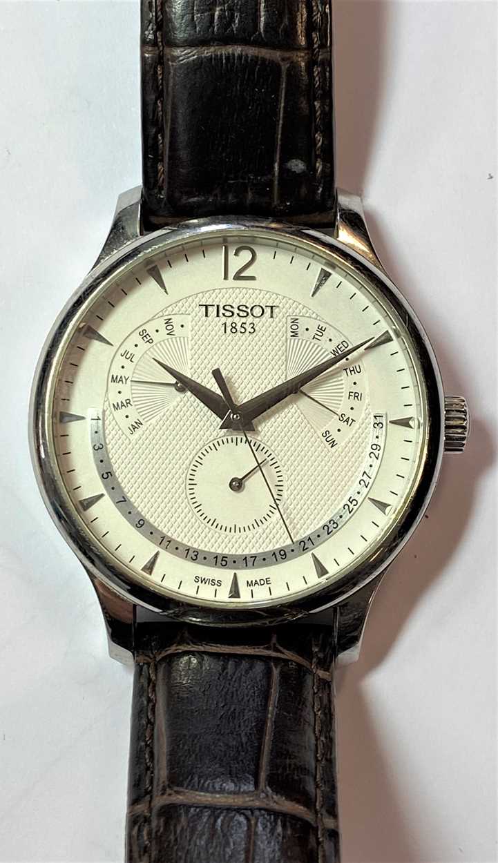 Lot 252 - Tissot - A gentleman's stainless steel