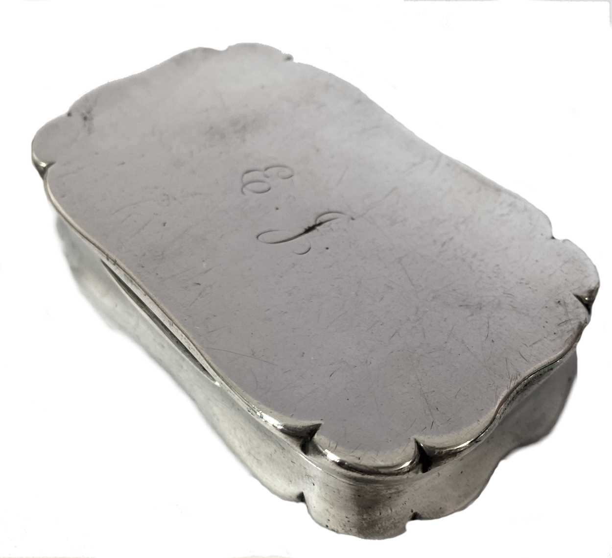 Lot 304 - A late Victorian silver snuff box,