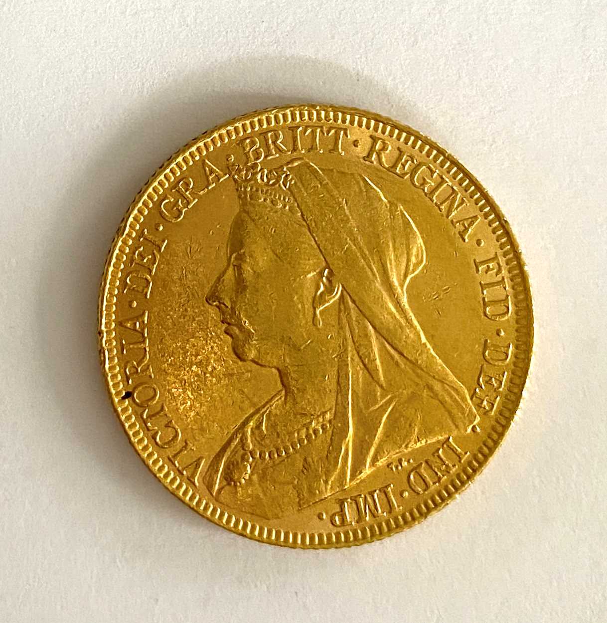Lot 17 - A Queen Victoria 'Old Head' full sovereign,