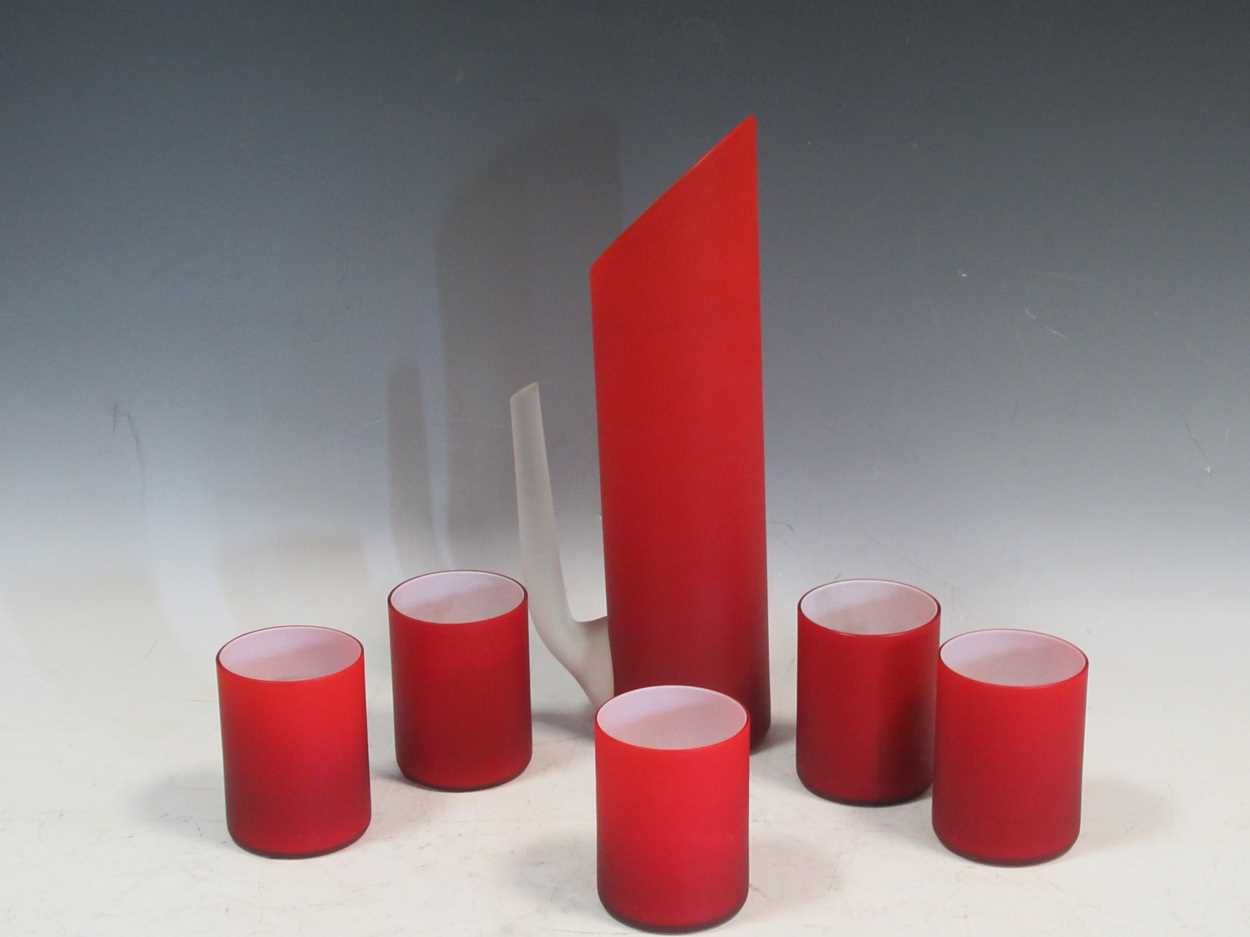 Lot 18 - A Carlo Moretti Murano glass lemonade jug