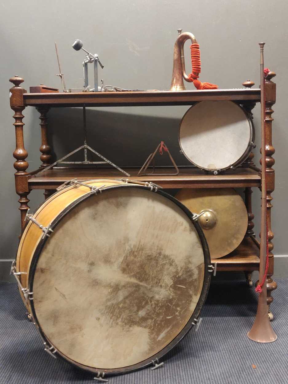 Lot 117 - Assorted musical instruments, to include a