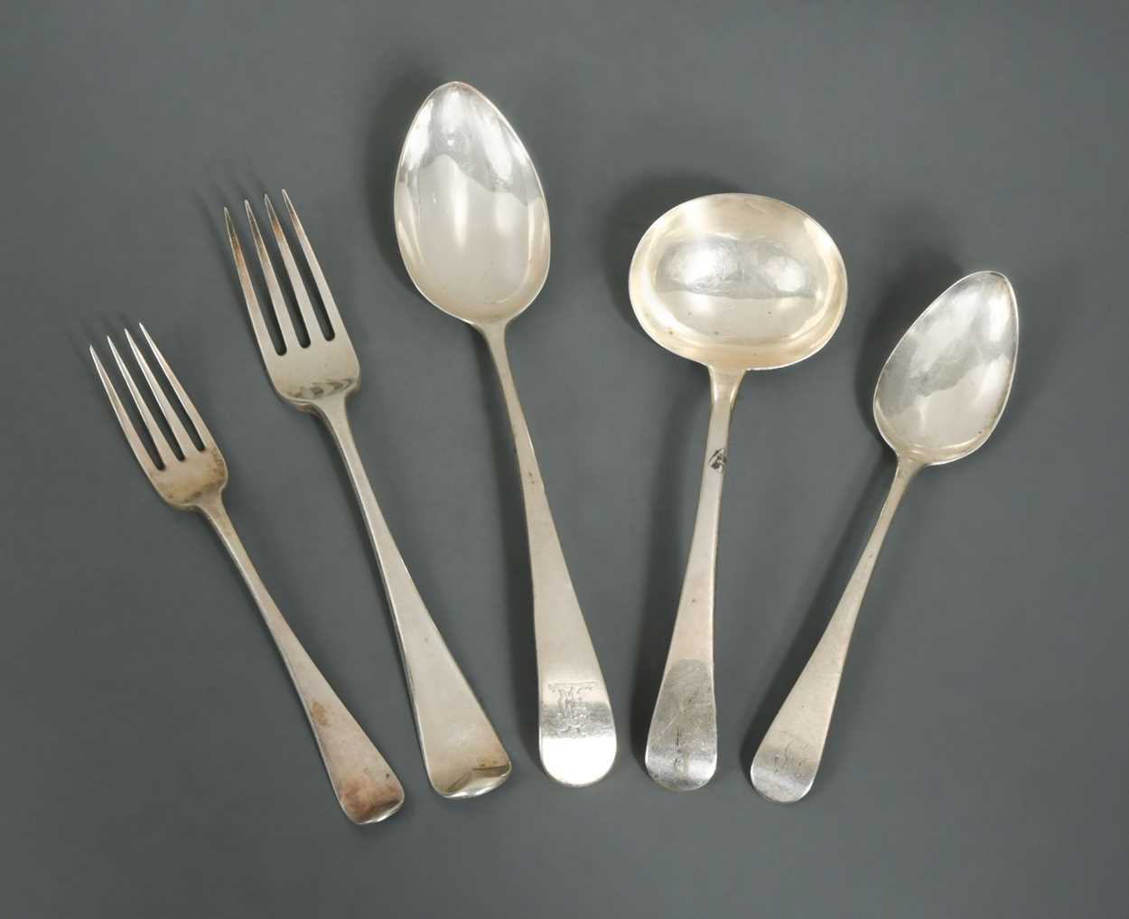 Lot 552 - A 24 piece set of George III 18th century