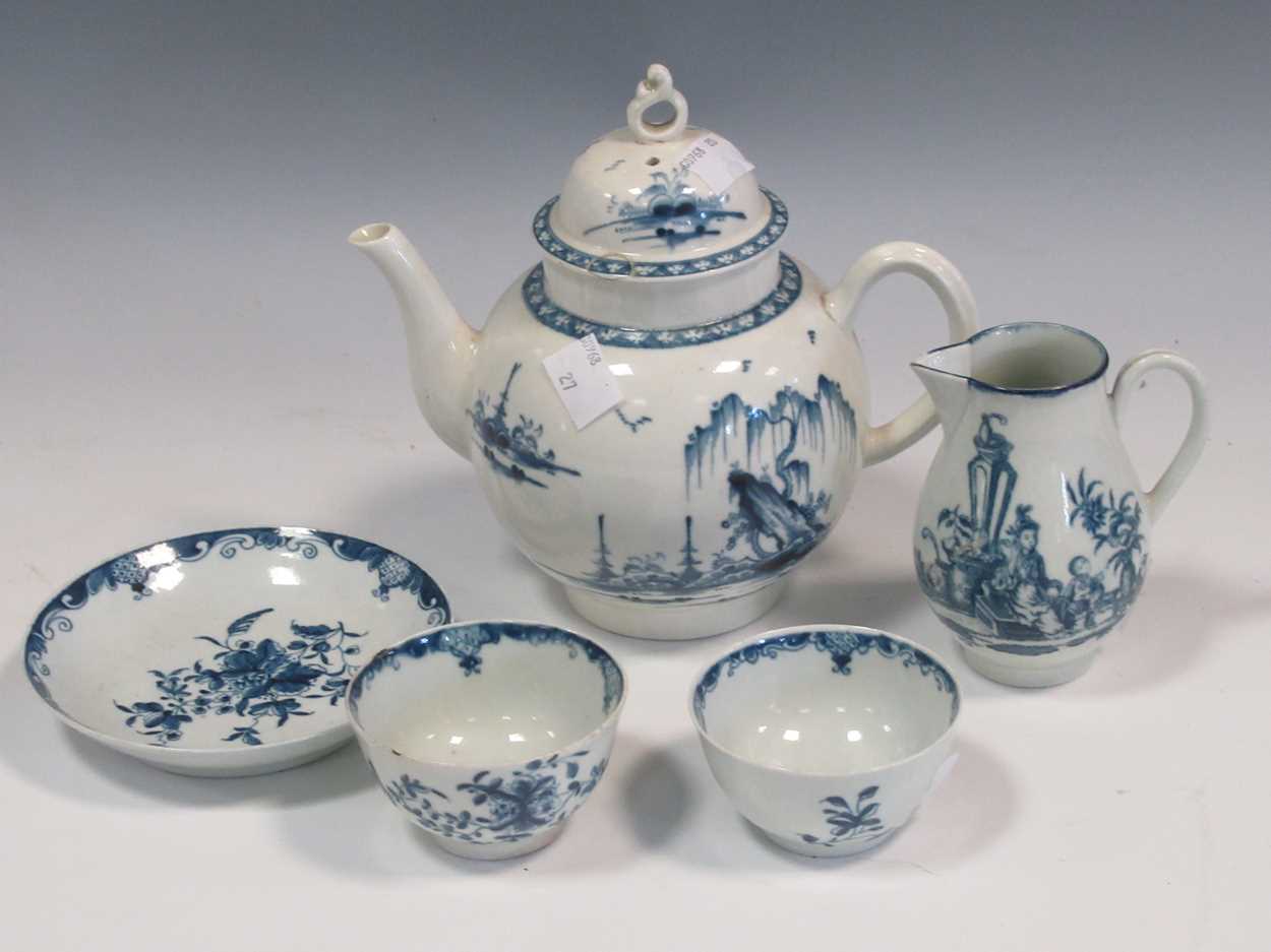 Lot 13 - Worcester and Caughley porcelain: a teapot