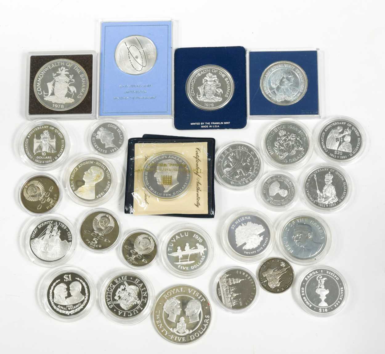 Lot 18 - Modern commemorative coins and medals: 21 in