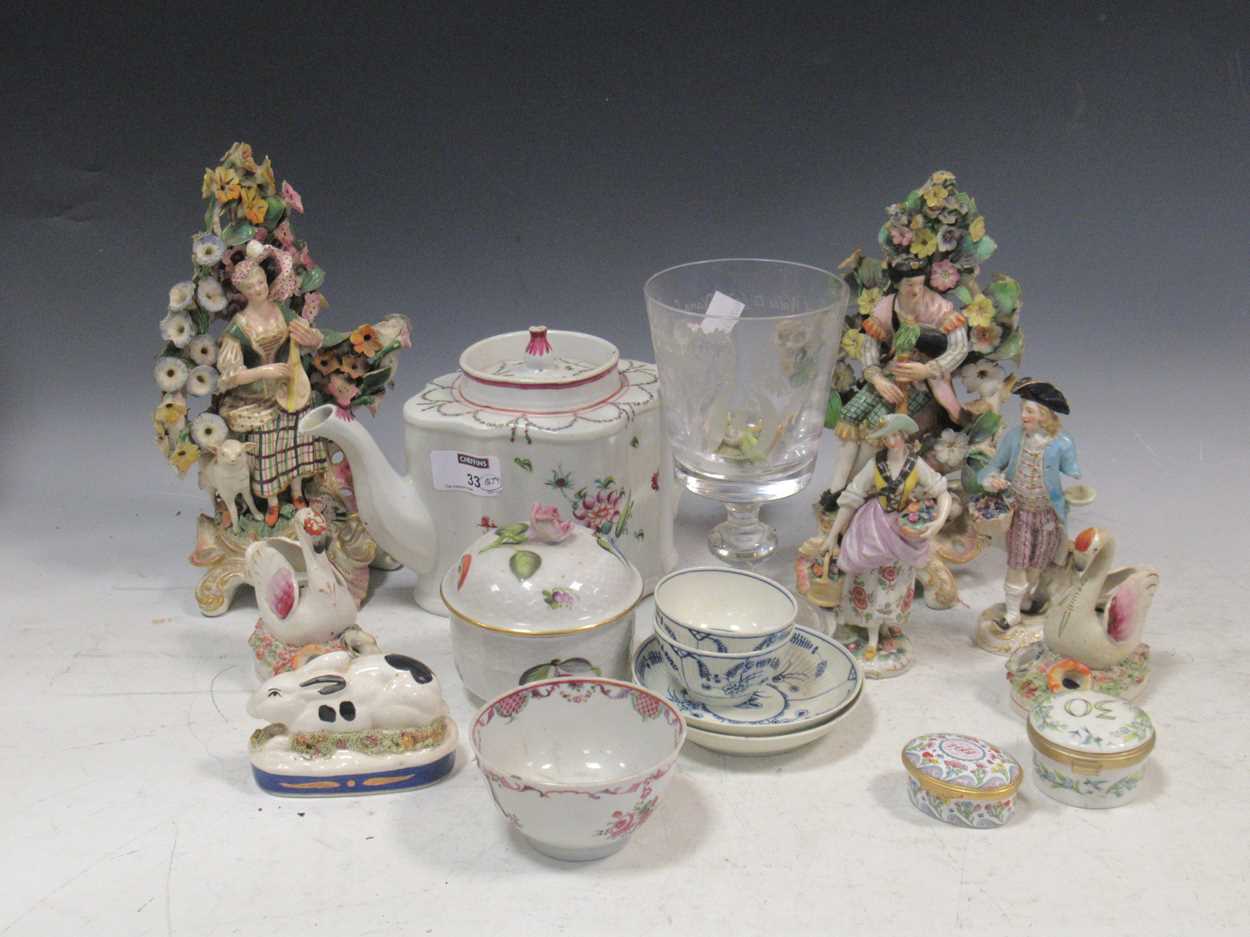 Lot 33 - A collection of porcelain including pair of