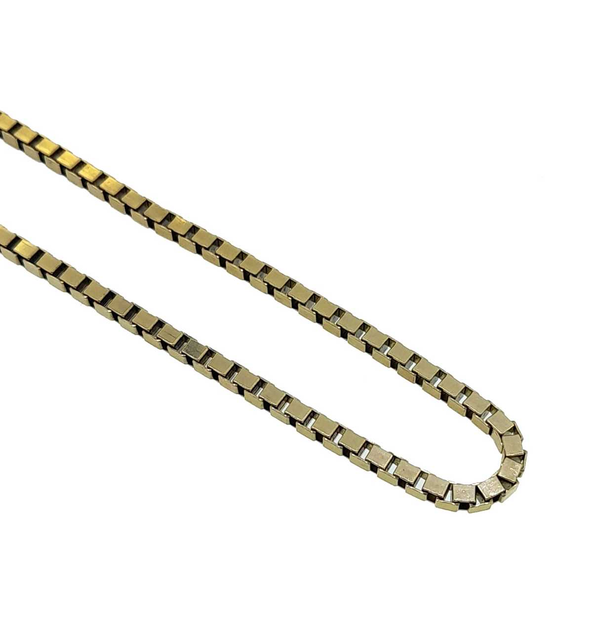 Lot 49 - A 9ct gold box link chain,