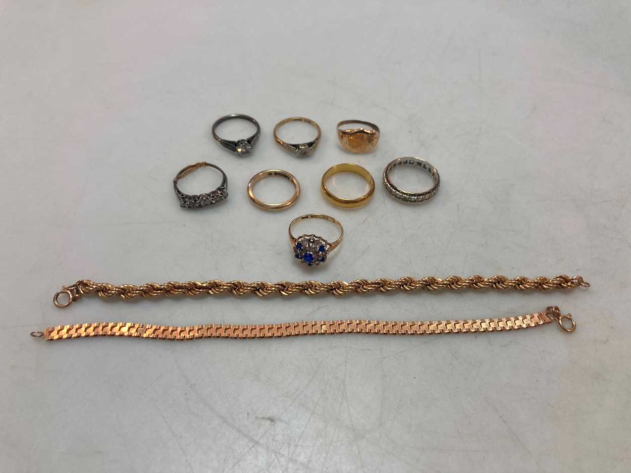 Lot 158 - A hallmarked 22ct gold wedding ring weight 5.