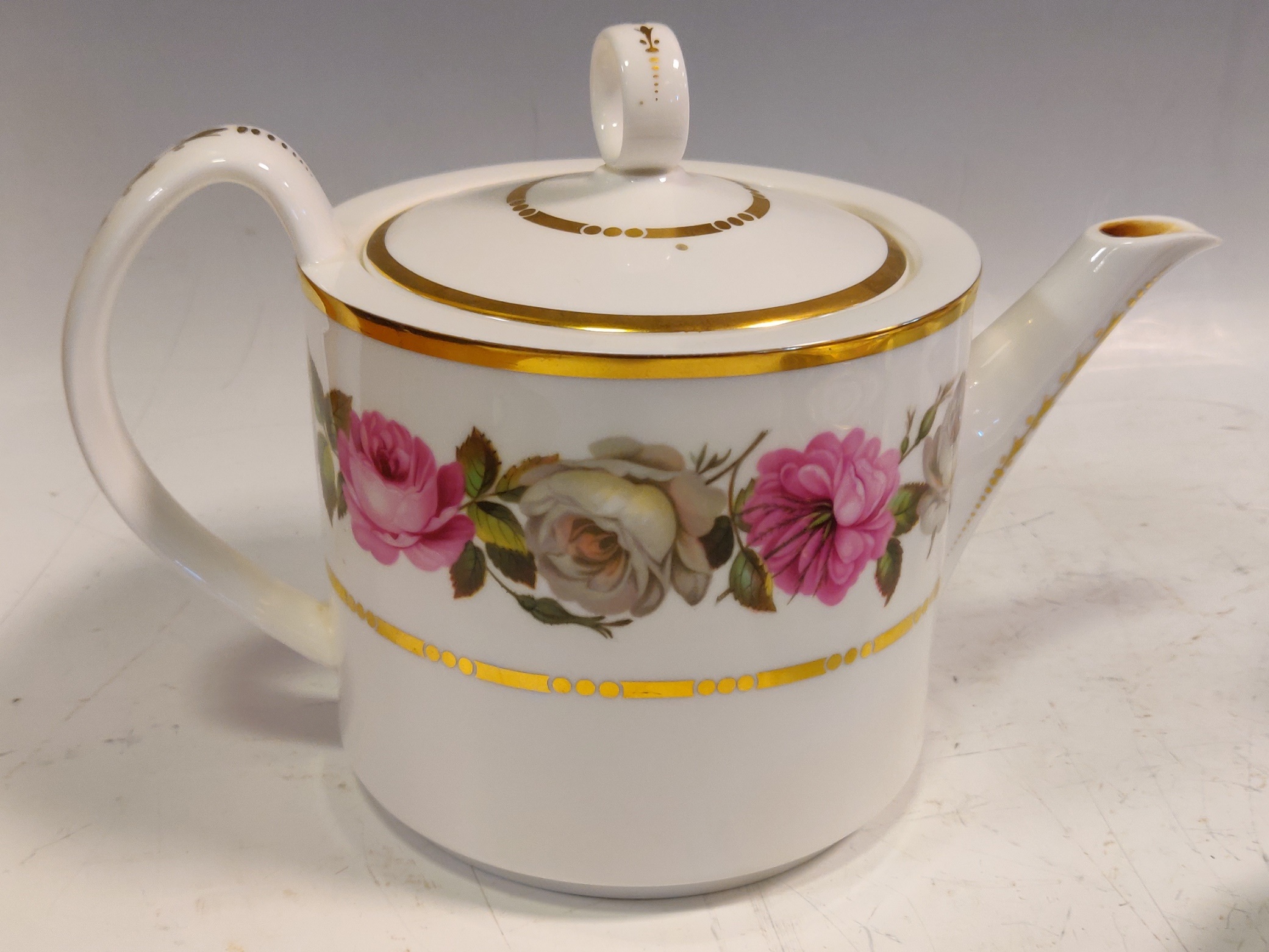 Lot 117 - A Royal Worcester 1969 Royal Garden pattern