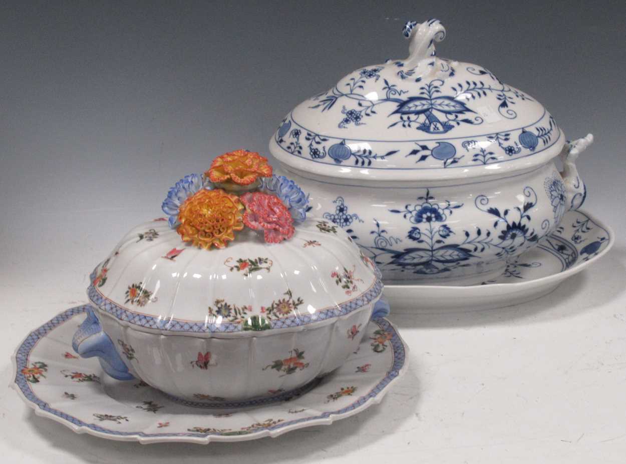 Lot 55 - A Meissen onion pattern tureen and stand G