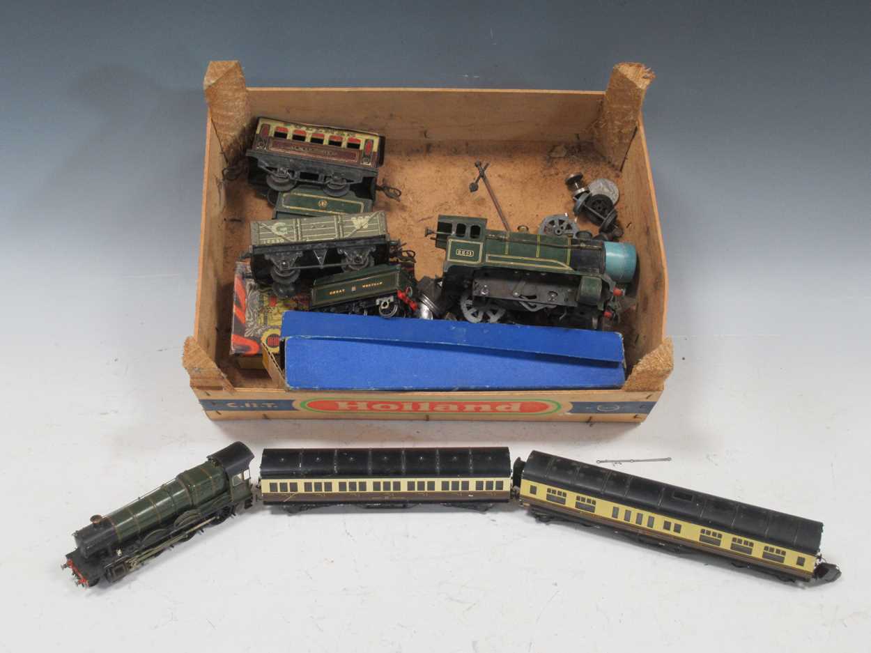 Lot 106 - A collection of 00-scale rail kits, mostly