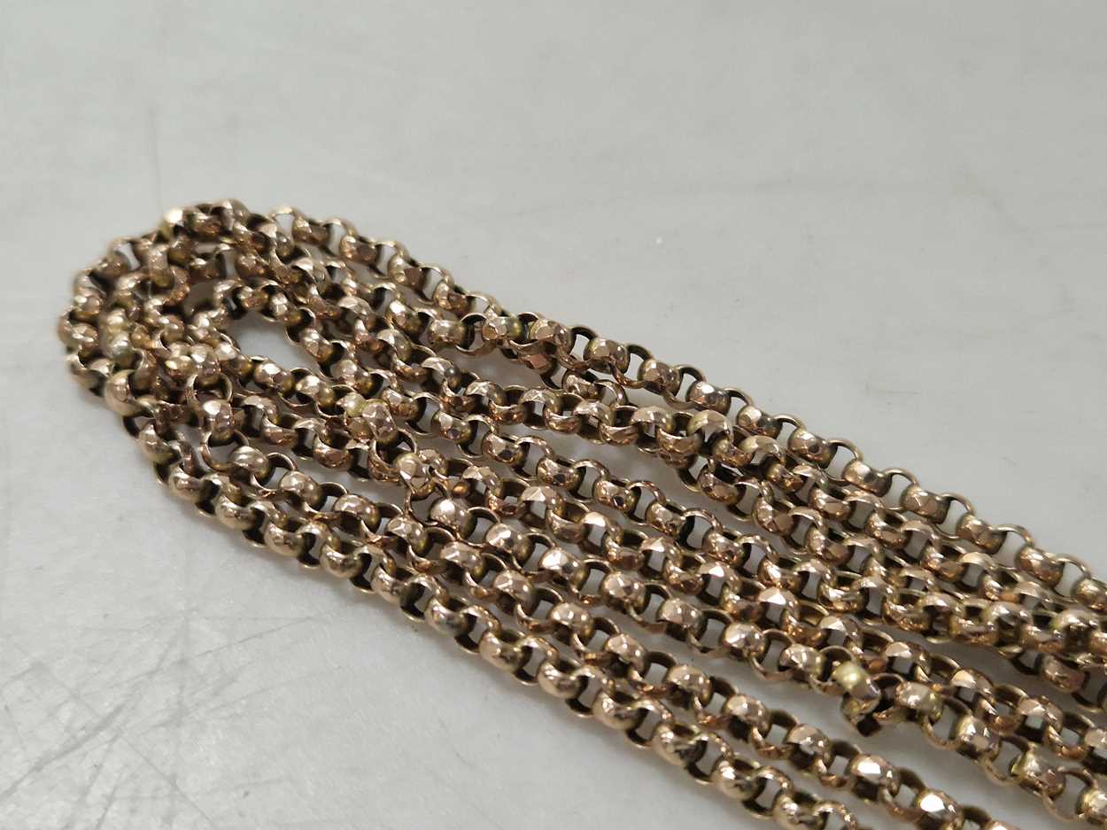 Lot 200 - A belcher style guard chain - tested as 9ct