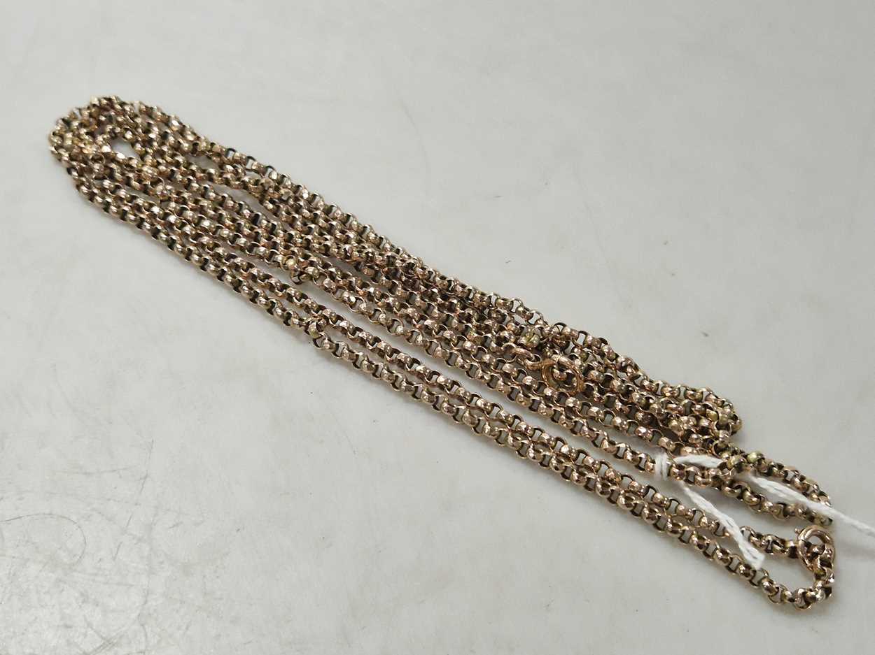 Lot 200 - A belcher style guard chain - tested as 9ct