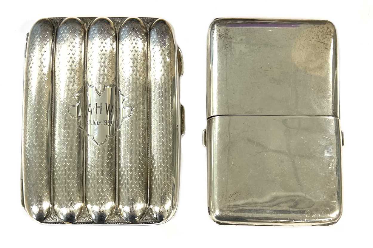 Lot 296 - An early 20th century silver cigar case and