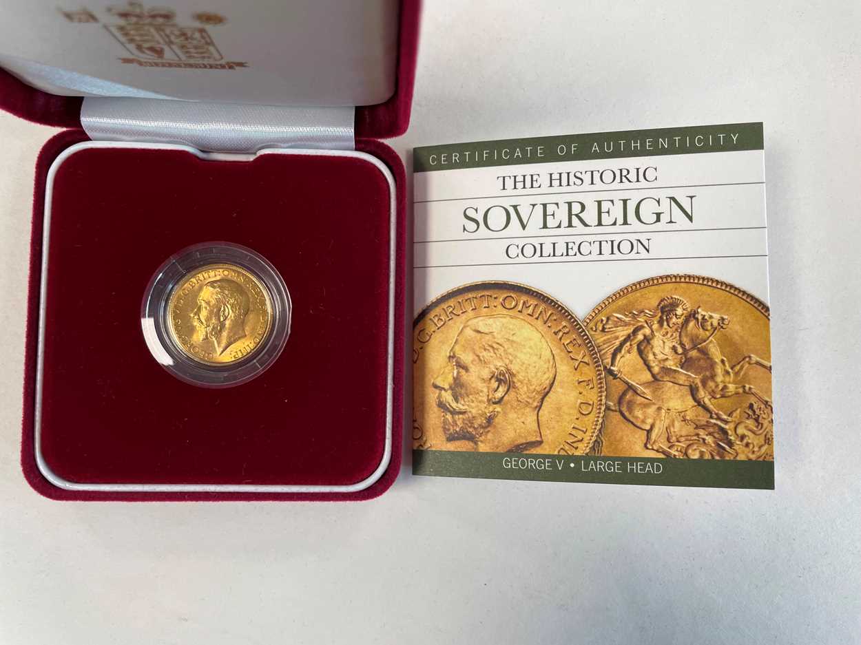 Lot 3 - George V gold sovereign 1911,