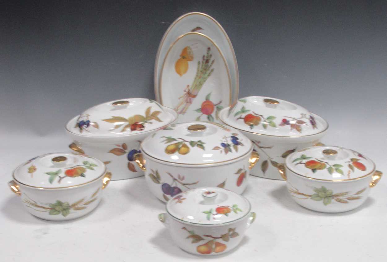 Lot 58 - A Royal Worcester Evesham pattern part dinner