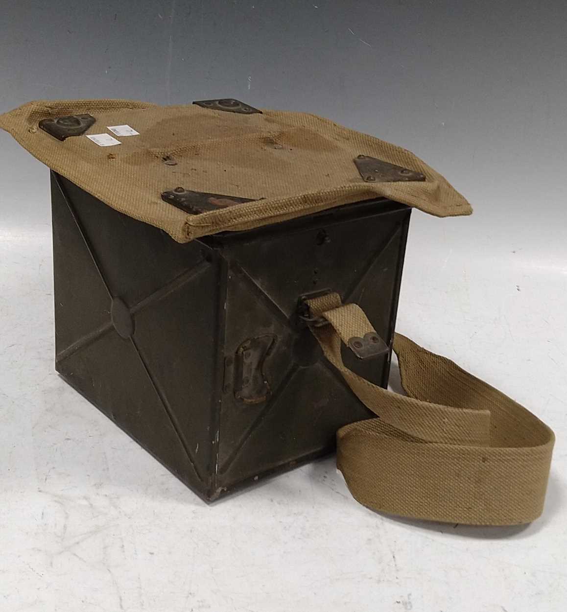 Lot 158 - WWII Army signal lamp unit