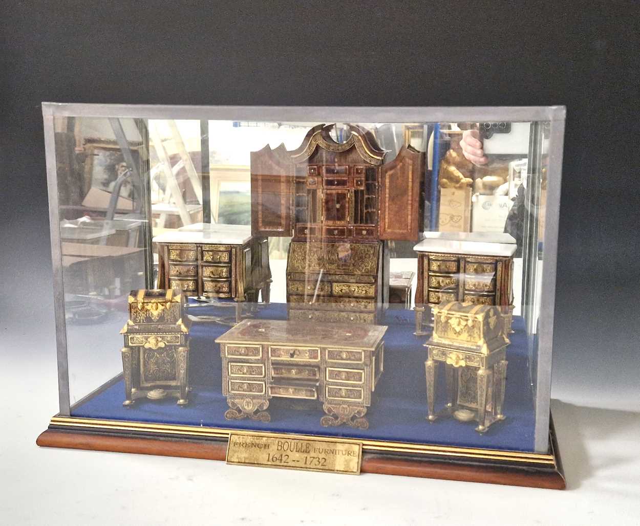 Lot 25 - A group of modern cased model furniture