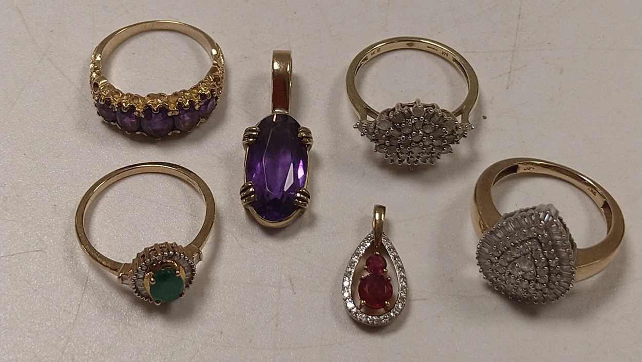 Lot 198 - Four hallmarked 9ct gold rings, together