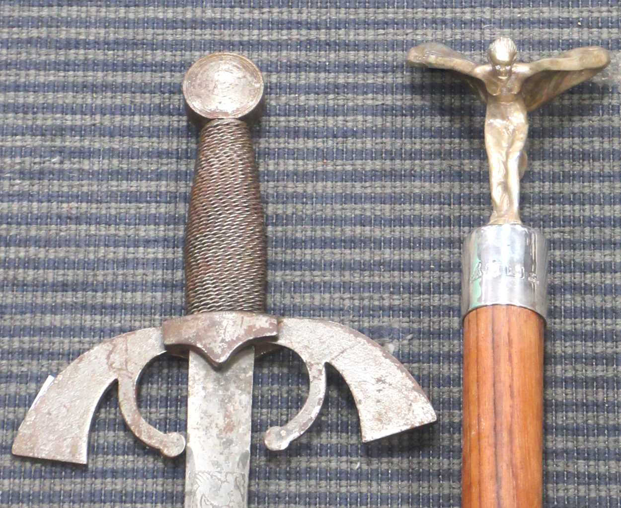 Lot 222 - A Medieval style short sword with wirework