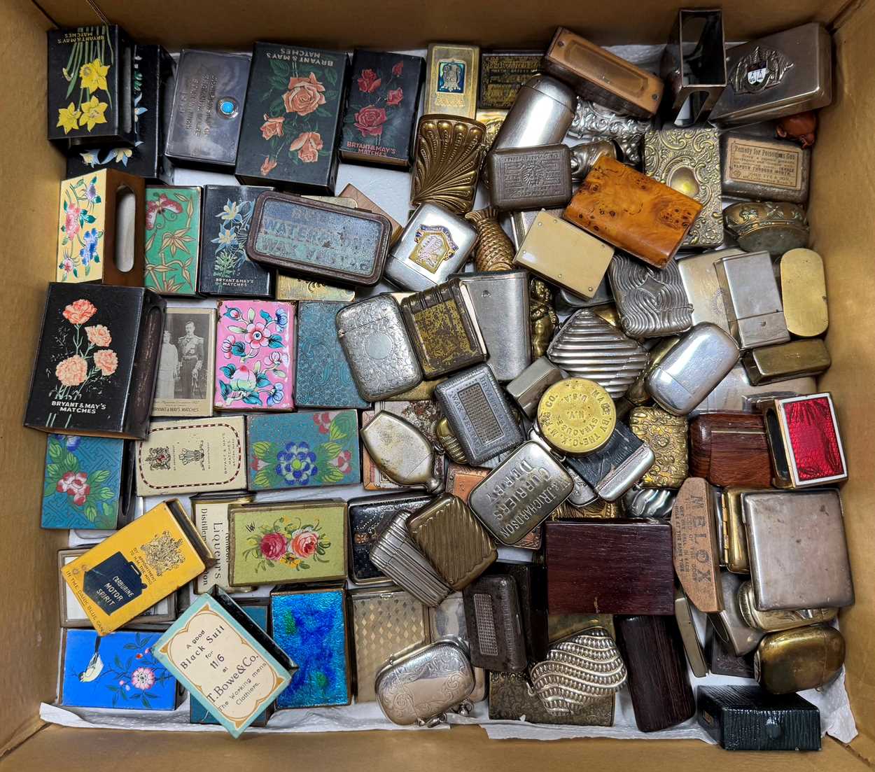 Lot 407 - A large collection of vesta cases, matchbox