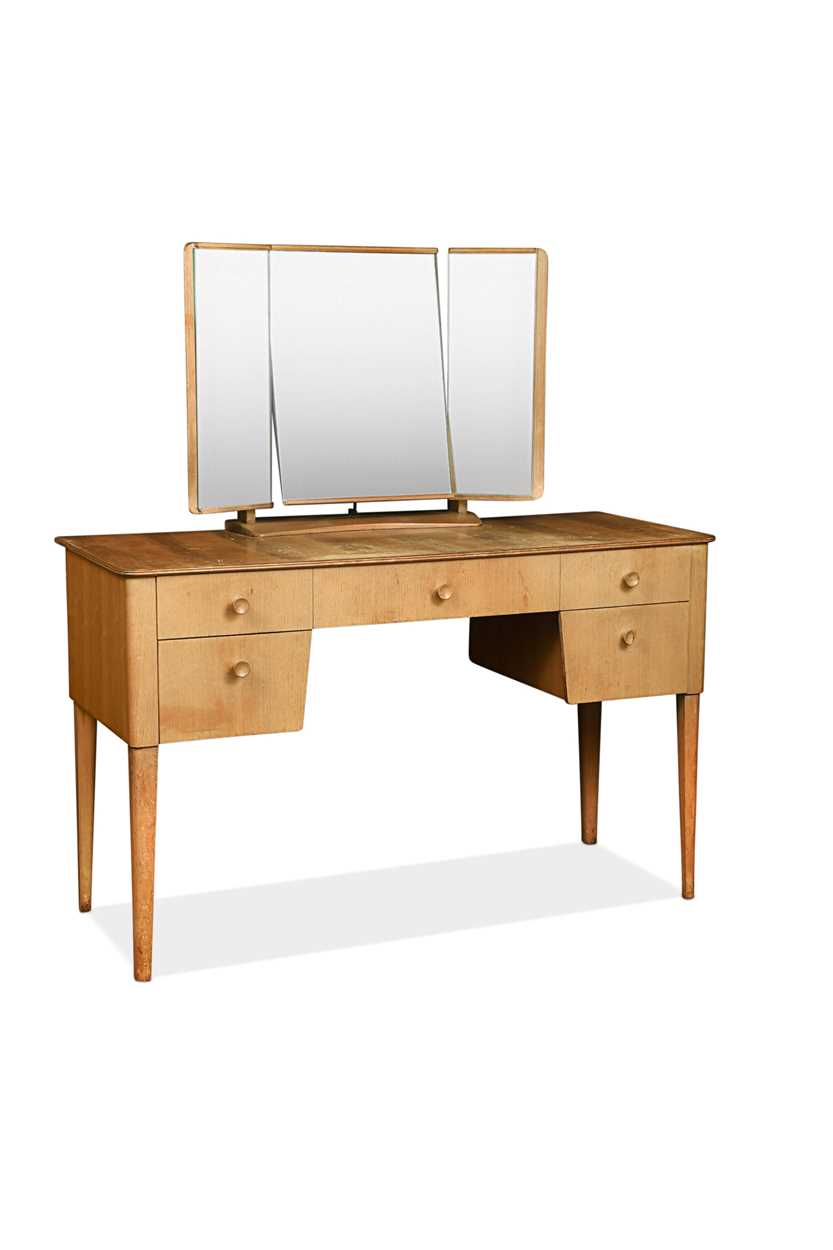Lot 236 - A Gordon Russell walnut dressing table,