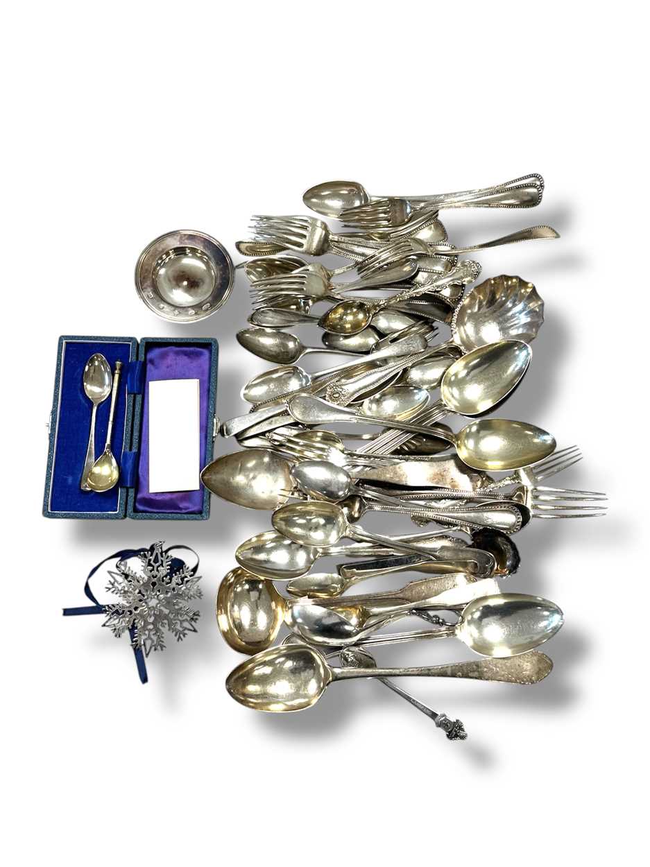 Lot 339 - A collection of American metalwares silver