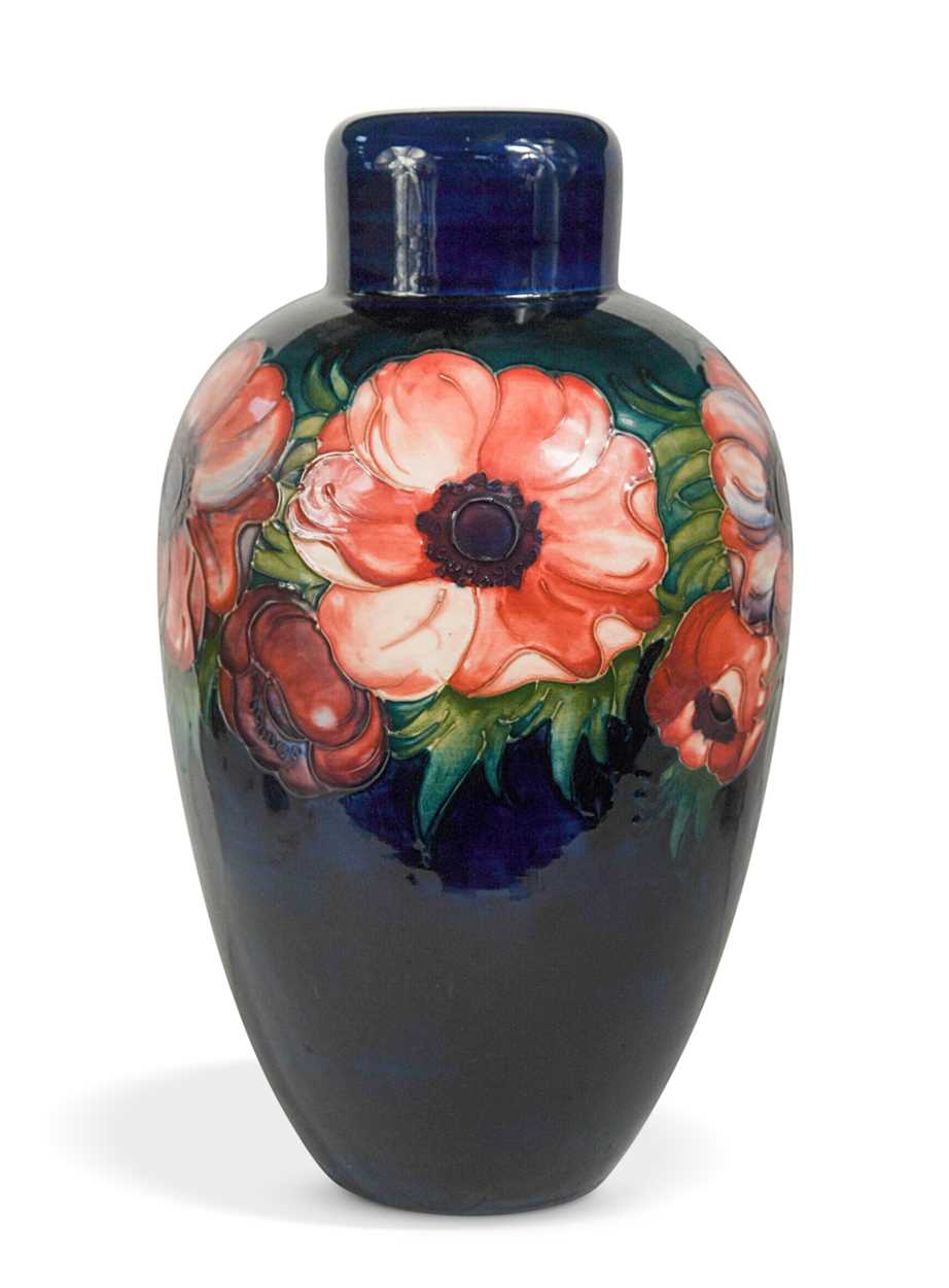 Lot 33 - A Moorcroft Anemone pattern table lamp,