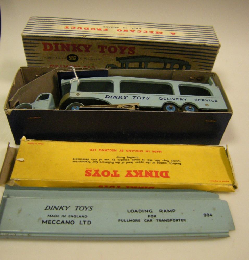 Lot 905 - Dinky 582 pullmore car transporter with ramp,