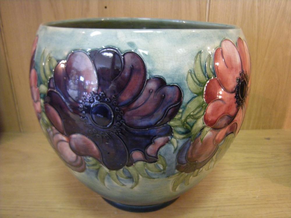 Lot 8 - A large Moorcroft Anemone pattern planter