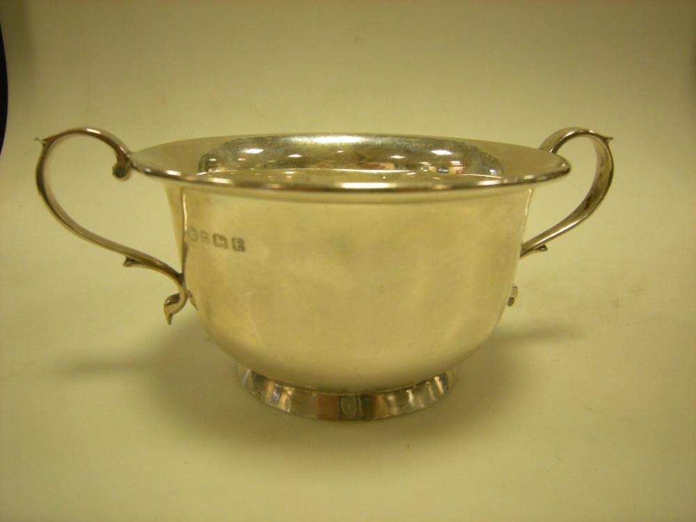 Lot 904 - A silver two handled bowl