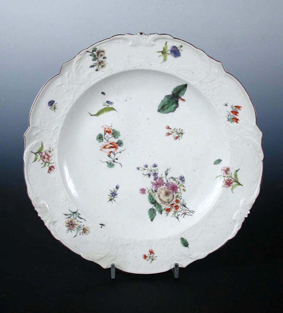 Lot 13 - A 'Red Anchor' Chelsea dish