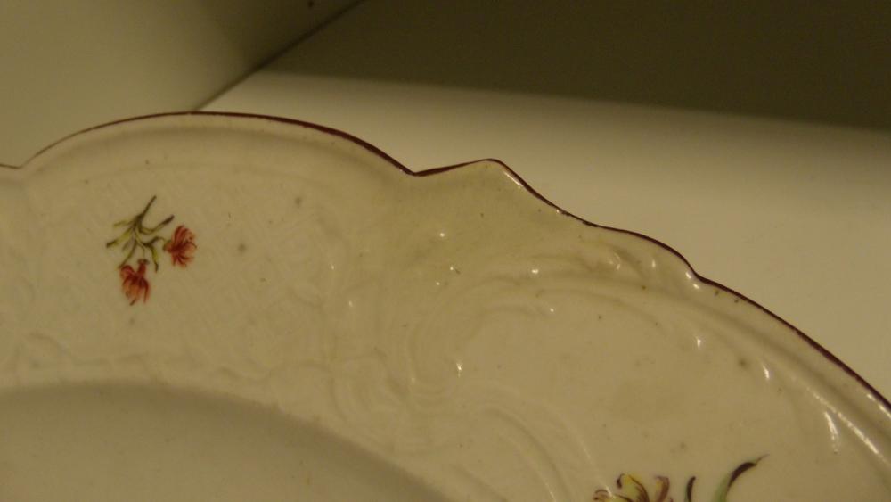 Lot 13 - A 'Red Anchor' Chelsea dish