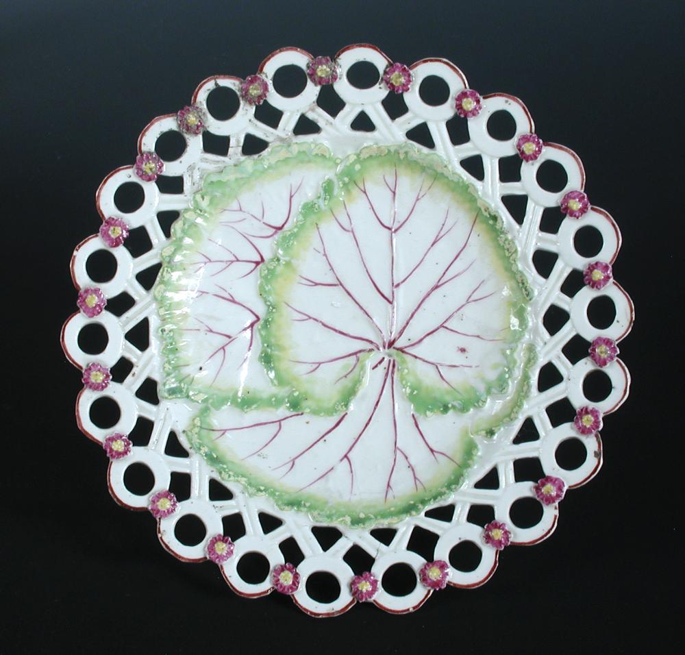 Lot 51 - An 18th century Derby 'Spectacle' plate,